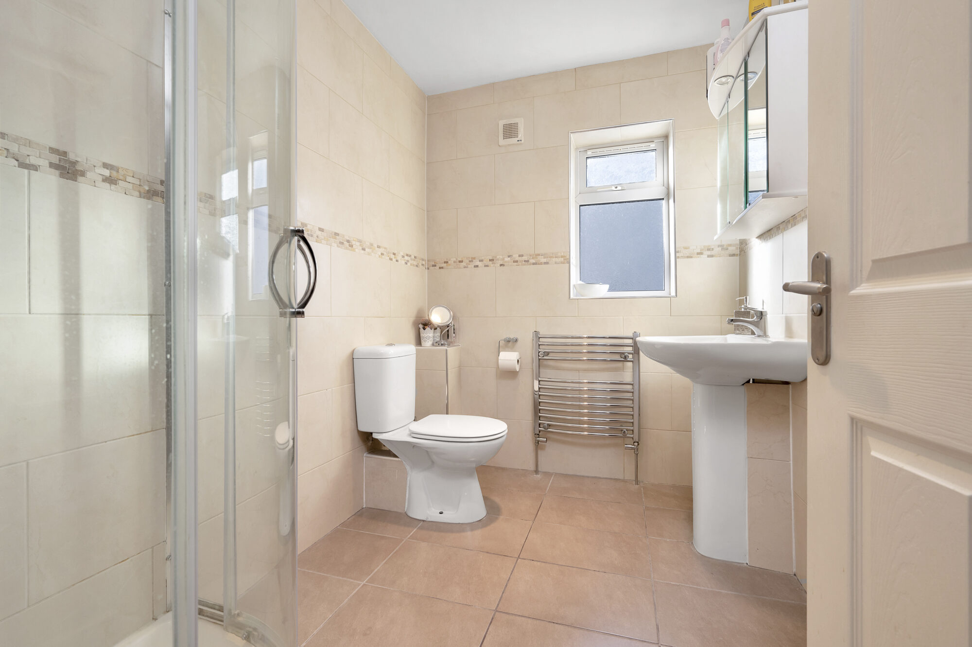 The Broadway, Oadby, Leicester, LE2 2HE